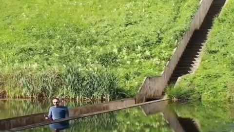 世界上第一座隐形桥,荷兰的摩西桥,从远处几乎看不到这座桥
