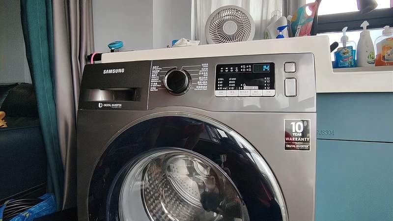 家电清洗:今天和老婆两个去清洗一台三星滚筒洗衣机