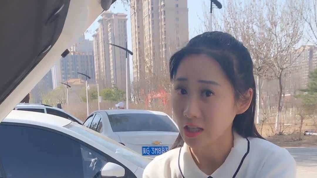 汽车亏电怎么办?美女司机教你一分钟学会搭电,值得收藏