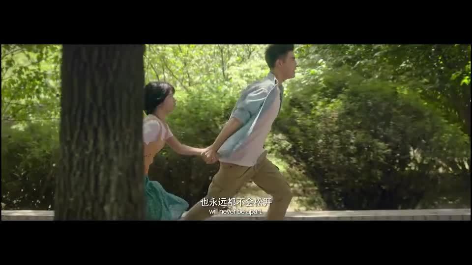 我们在这个时刻相爱,看似太迟,却是适当的时候