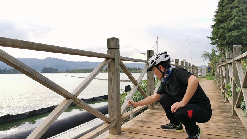 拍摄教程:手机加稳定器运镜拍摄,小小栈道,轻松拍出大片感