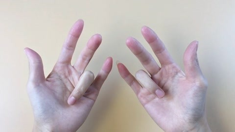 每天4个简单手指动作,健脑又养生,快速提高记忆力和反应能力