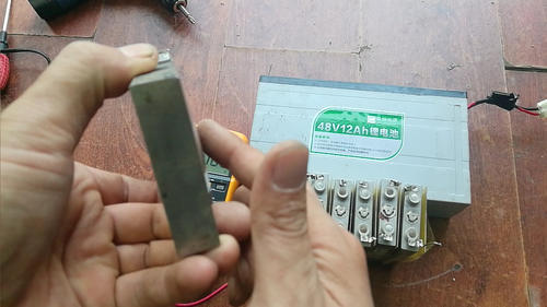 给大家看看报废的电动车锂电池!内部电芯的结构