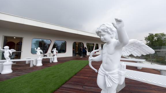 成都首批6个公园式婚姻登记中心5.20正式运行 记者实地探访