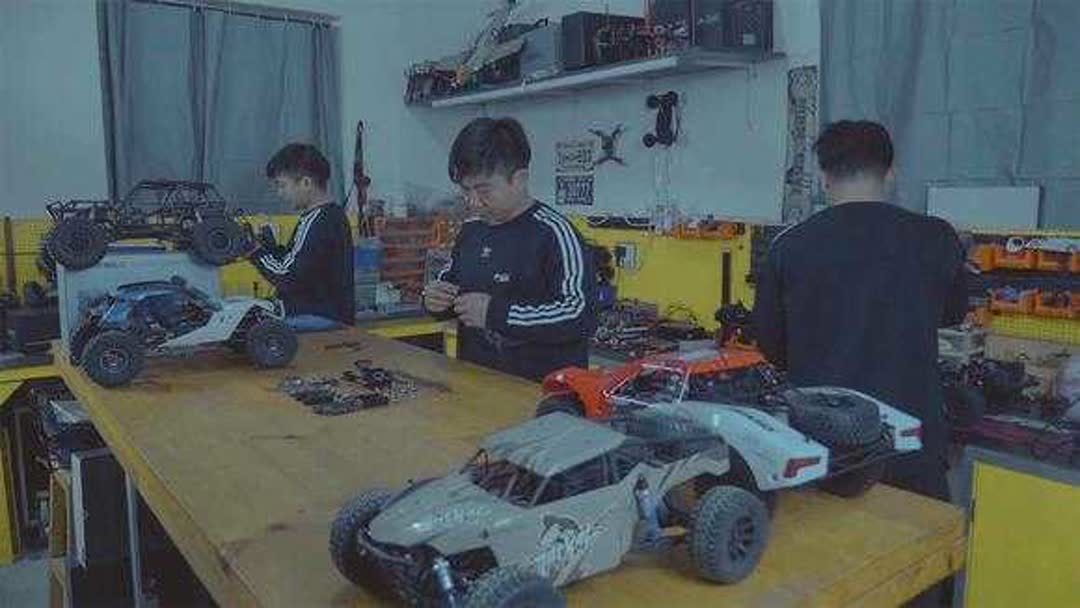 他的“玩具车”时速300多,虐杀法拉利