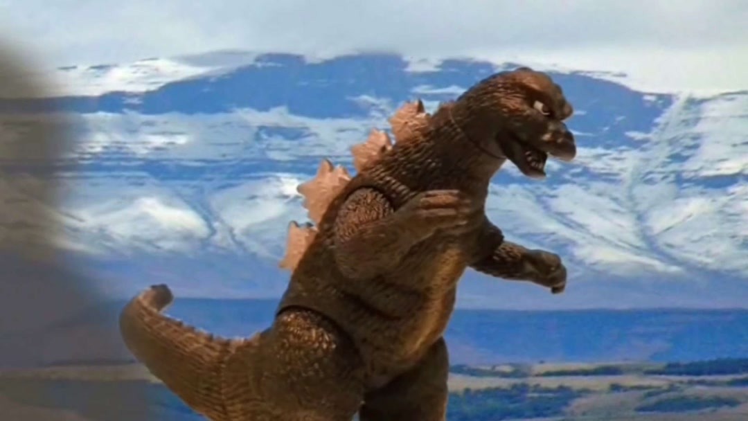 哥斯拉:暑假过去了假期作业还没写哥斯拉开始慌了