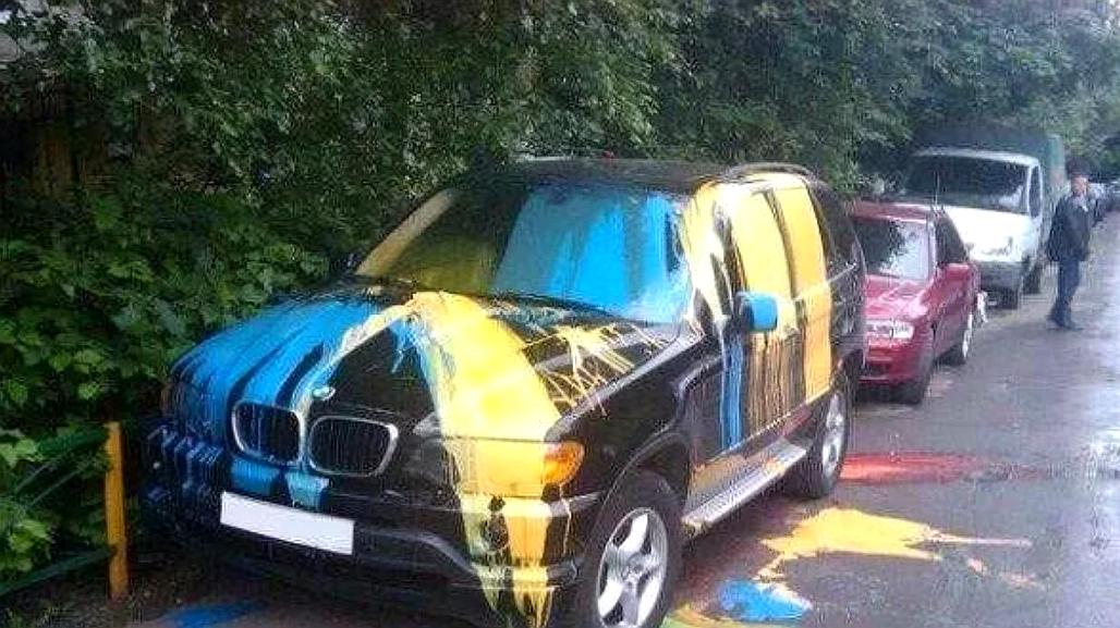 车位被霸占别再锁车了!用民间这一招,比排气管塞钢丝球还管用