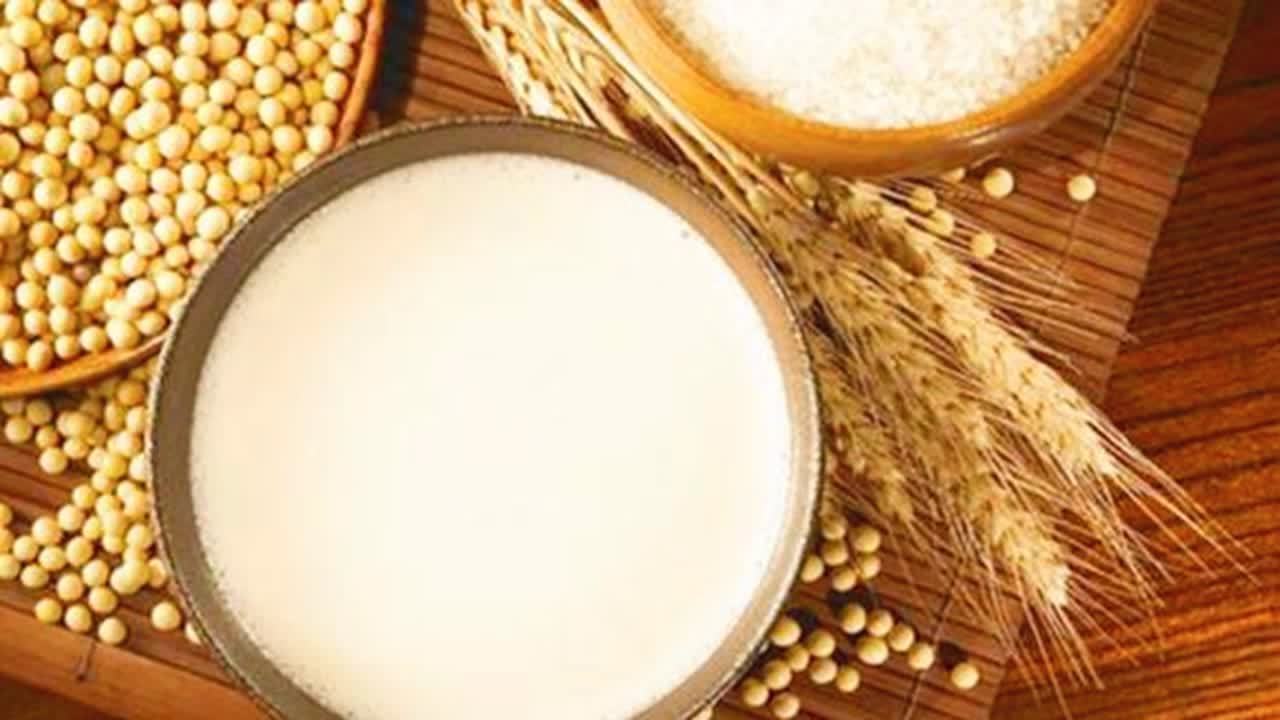 豆浆并不是所有人都适合喝,尤其这几类人群就不能喝,有你吗