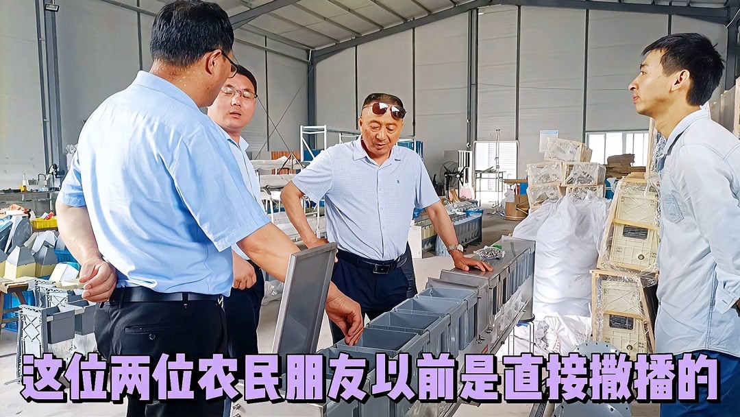 农民种水稻从撒播改机器直播,人轻松了产量还有保证,一举两得