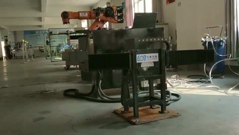 南京自动喷石墨装置 力泰锻造自动喷石墨机