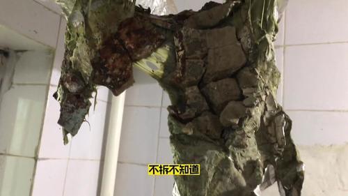 铸铁管漏水后续,拆卸后发现漏水真相,决然更换新管