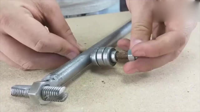 牛人发明:广西小伙的新式工具,装在操作台上太实用了,快收藏起来