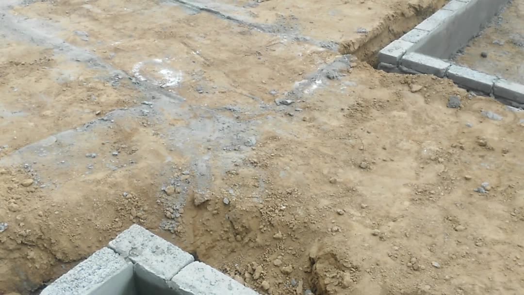 基础底标高与承台标高