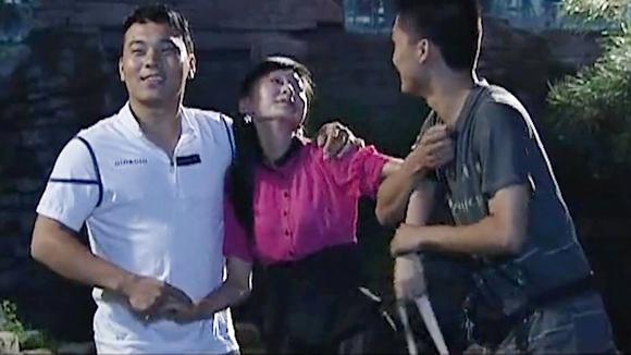 女子为了完成销售任务不惜在酒桌上出卖灵魂,结局令人大吃一惊