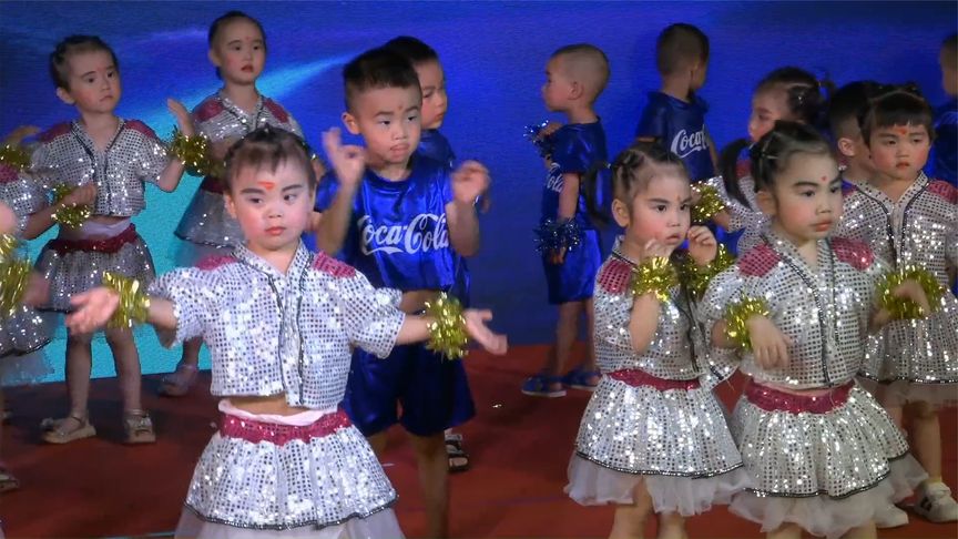 蓝天贝贝幼儿园2022年庆六一、迎端午文艺晚会小班节目