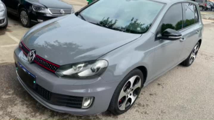 准12年高尔夫gti,大屏导航,带换挡拨片