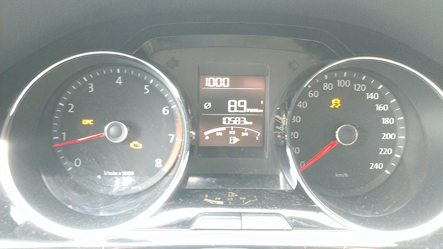 汽车仪表盘上的这个指示灯亮了,一定记得停下车不要开了!