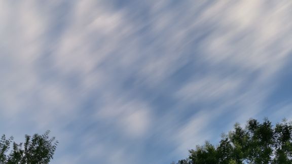 简单小技巧 轻松拍大片 如何利用手机来拍摄动态的云?你也可以