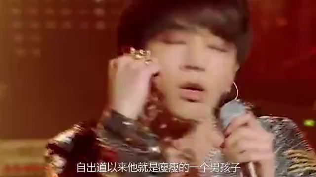 华晨宇撒娇想要吃的,却遭到助理的无视,网友:快给孩子买吧!