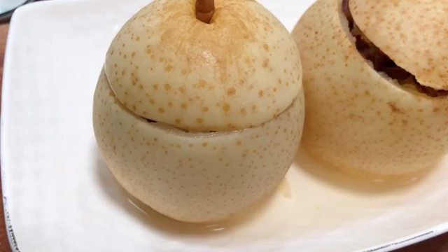 天冷了要多吃雪梨,教你简单一蒸,孩子咳嗽很快就好,还不易复发