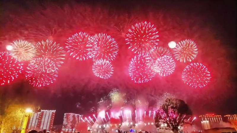 昨夜旅发会,张家界迎来“冬奥”烟花盛放,你有幸观看并许愿了吗