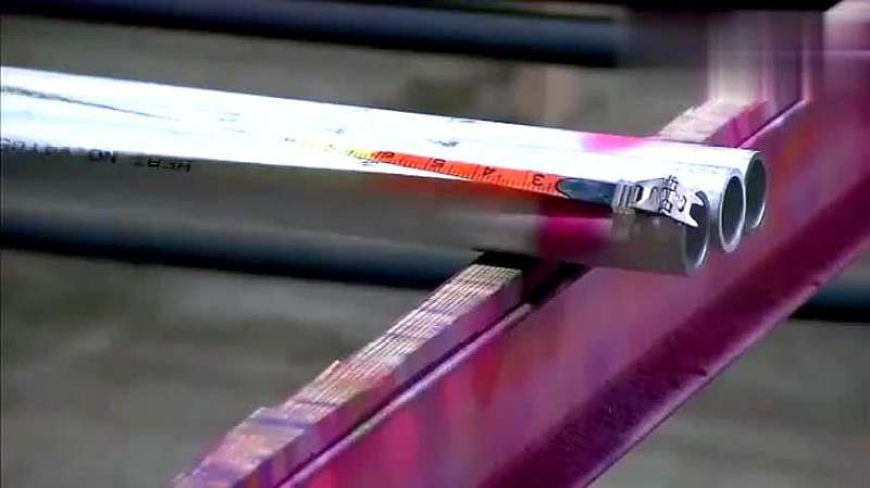 无缝不锈钢管是如何制造的?这个视频解开我多年的疑惑