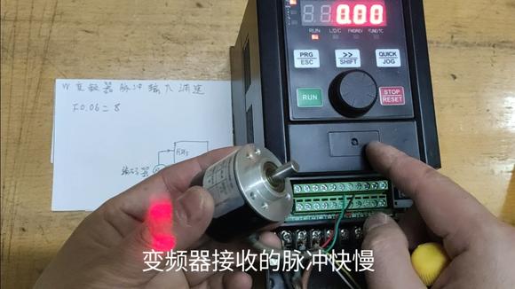 编码器大家都认识!原来还可以用它控制变频器,电工做视频来学习