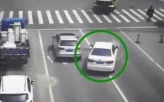 看图答题!违章扣分知多少? 交通规则 你“学费”了么?