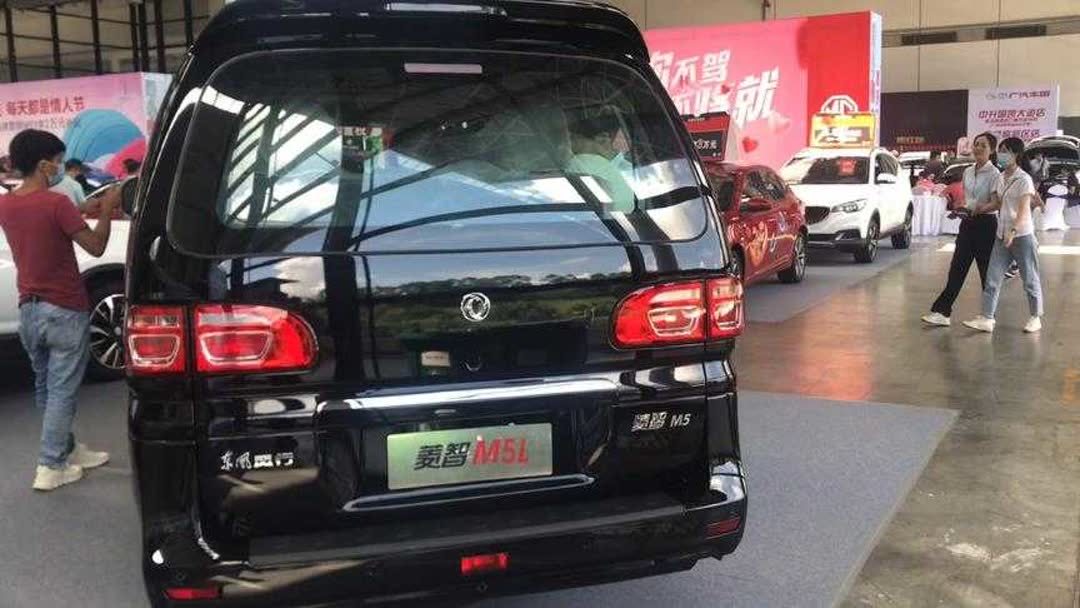 东风的这款商务车乘坐空间超大,还优惠了13000元,太让人心动了