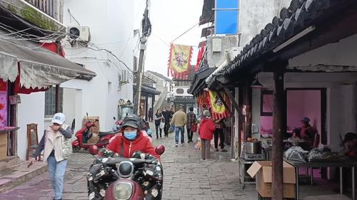 苏州七里山塘,当地人就认这家老字号面馆