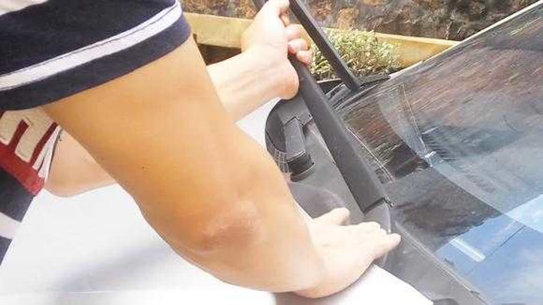 汽车雨刮器用久了易出现这种现象,司机朋友有必要学会自己调节