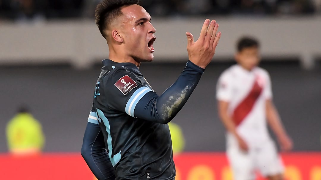 世预赛-劳塔罗一锤定音尤顿点球不进 阿根廷1-0秘鲁