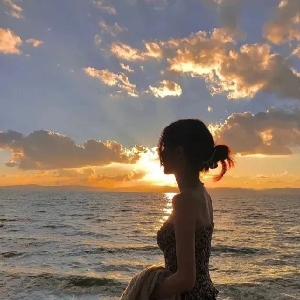 爱学习的小桃桃子 