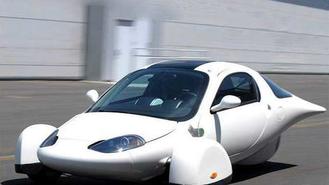 新型电动车走红?边跑边充电解决续航大问题,价格一出网友乐了?