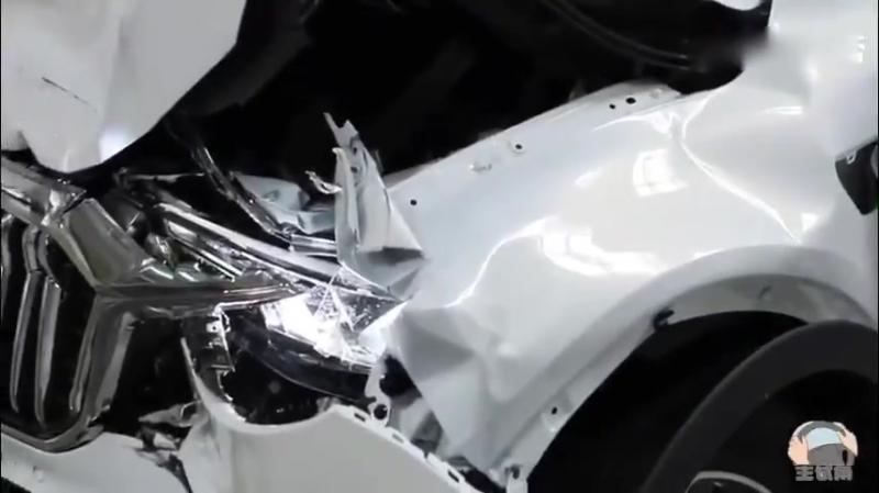 红旗 HS5 正面碰撞测试 C-NCAP