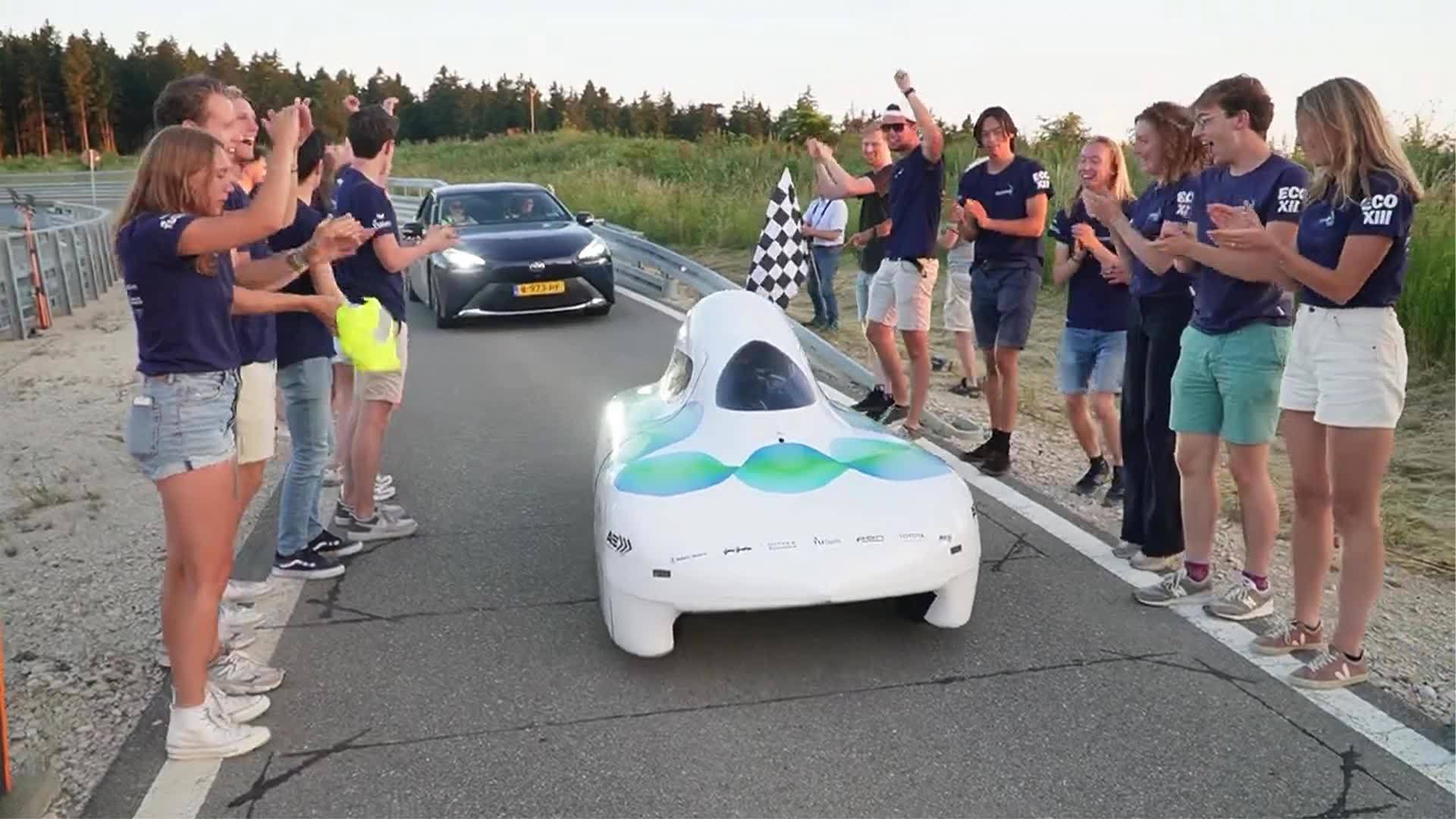 荷兰23名大学生制造氢能源汽车,1公斤氢气行驶2488公里,时速35