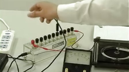 用模拟法测绘电场.