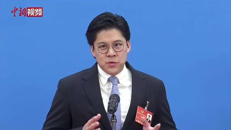 「两会30秒」霍启刚委员:建议香港学校重视国歌国旗教育