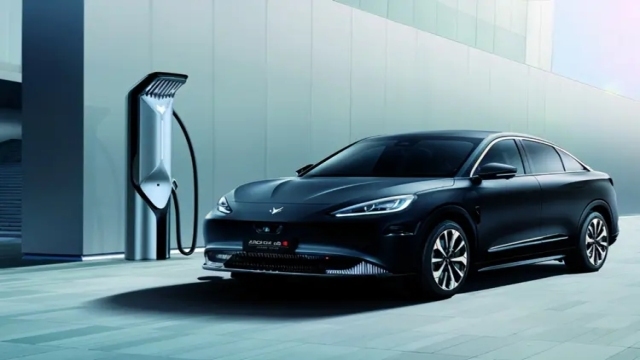 极狐阿尔法S华为HI版开始量产!交付目标曝光!