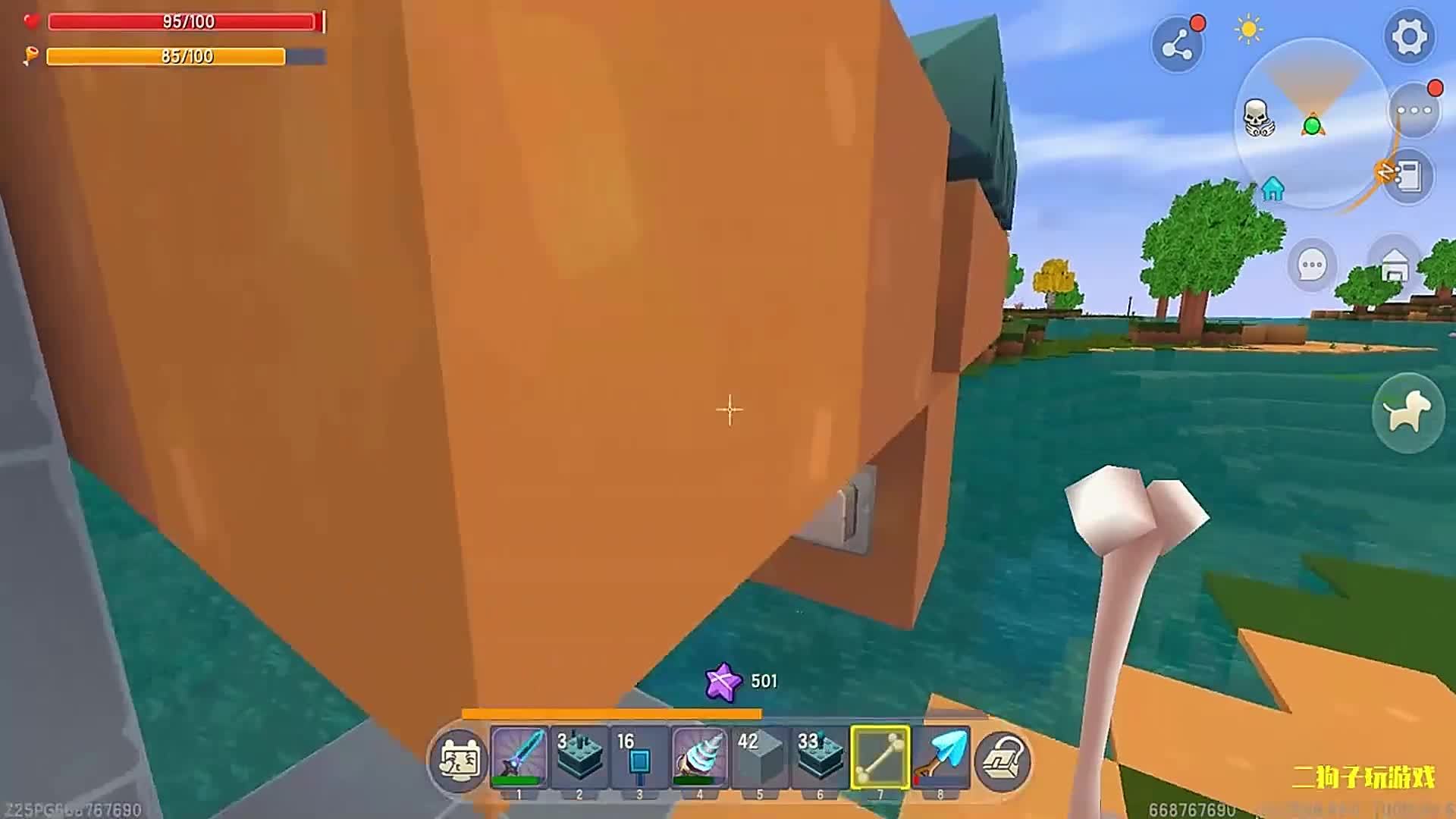 米格迷你世界437:怪物和兄弟一起抓我,我乘电梯躲到水下,得救了?