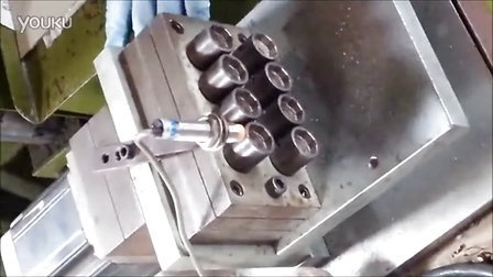 分体式模具产品旋出