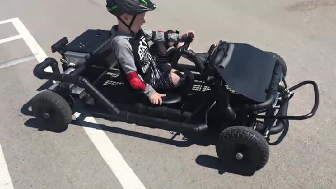 老外自制电动卡丁车,48V2000W电机,看看上路效果如何