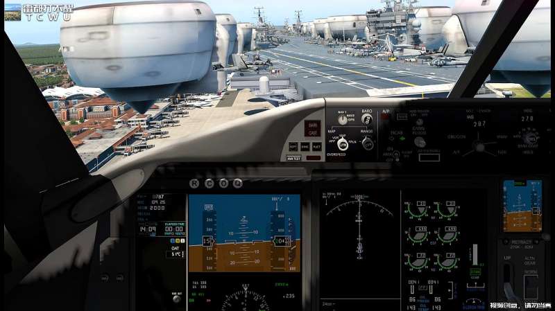 客机降落空中机场飞行员视角,模拟飞行