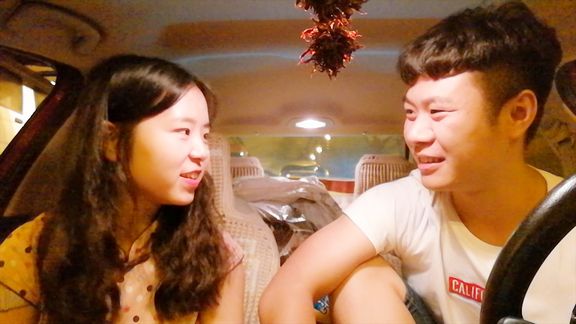 高速路上出车祸,自驾游情侣被堵1个多小时,出门可得注意安全