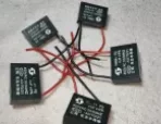 电工知识:万用表怎么测量电容?怎么判断电容的好坏?电工师傅手把手...