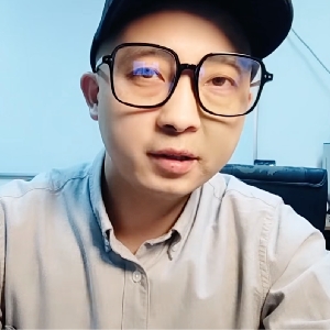 来自星星的何教授 