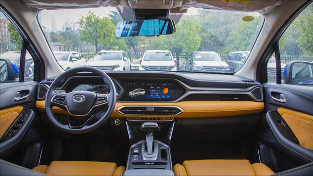 汽车就得开的时候大气,停车的时候小巧,广汽传祺GS4,你看中不