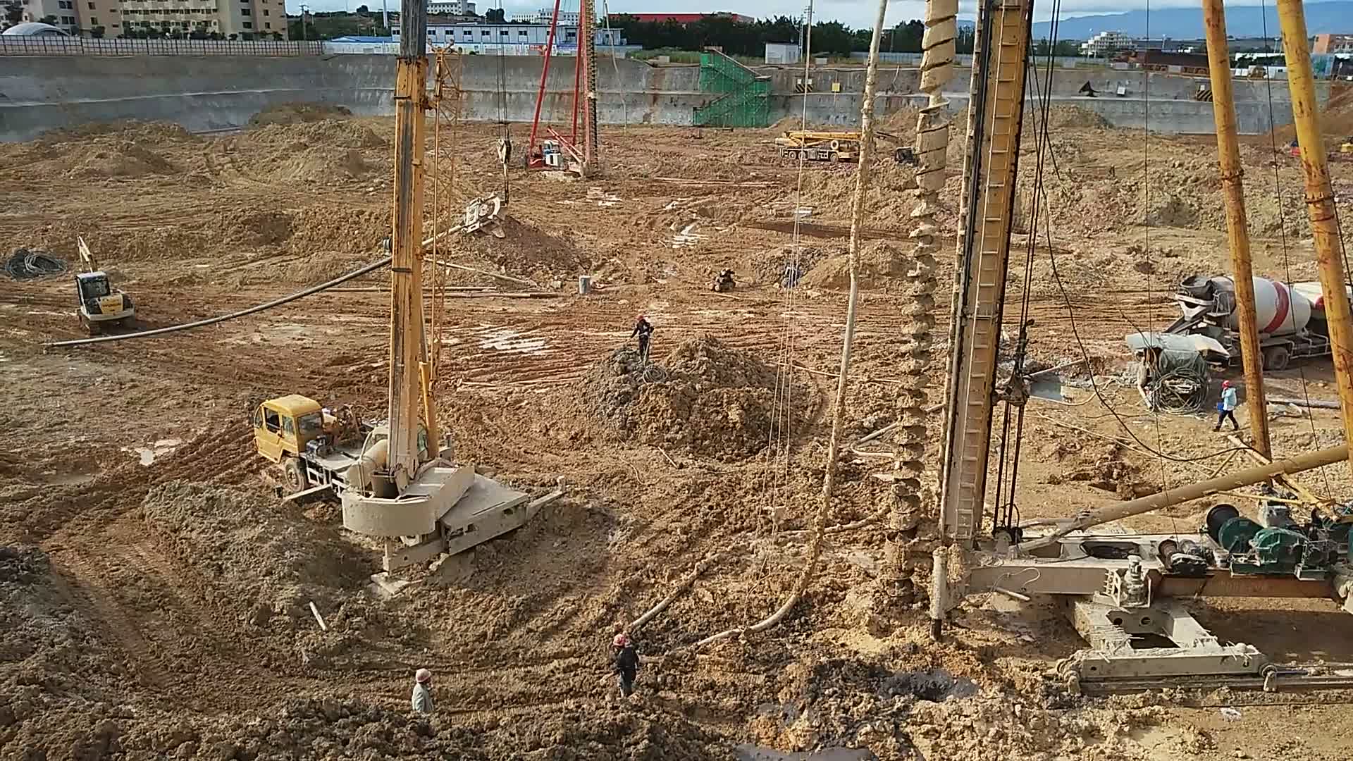 5长螺旋钻孔桩现场打桩