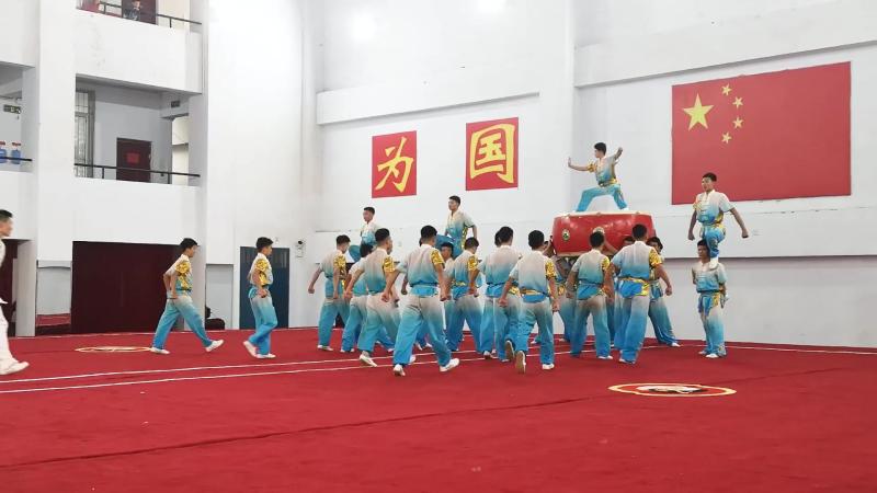 塔沟武校艺术团小朋友表演《少年强》,场面振奋人心!