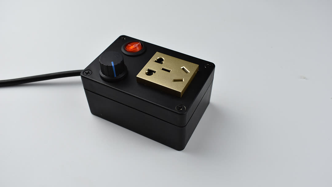 用2KW可控硅模块自制220V交流电调压器,调光调速丝滑般顺畅